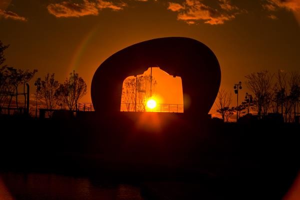 Incheon Seo-Gu To Hold Year-End Sunset Event At Jeongseojin Square