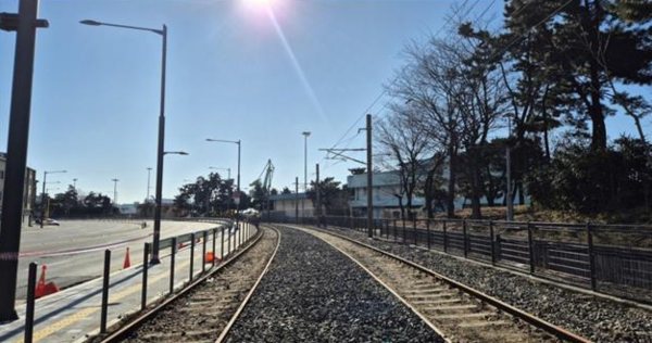 Old fences removed, accessibility improved at 1883 Gaehangjang Plaza